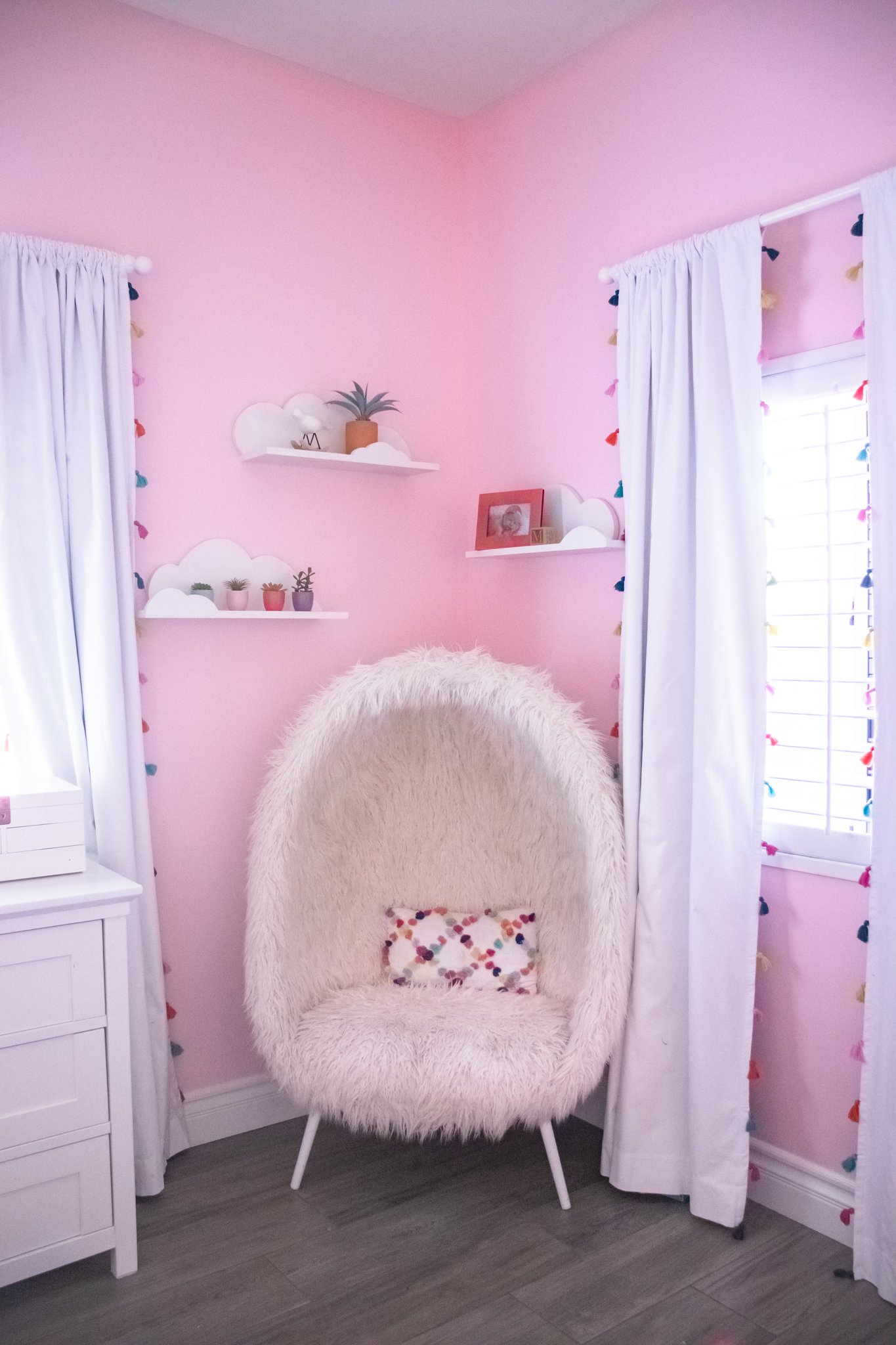 Creating Colorful Kids Rooms with Curator - The Sensible Shopaholic